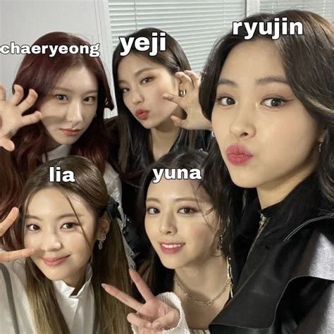 Itzy Cute Pic Фанатка Известные певцы Знаменитости