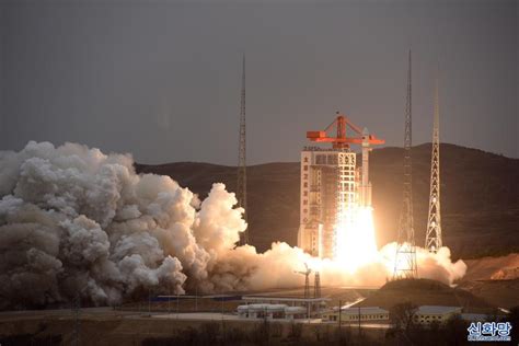 中 중국 최초 고체 우주발사체 창정 6호 2개 위성 싣고 발사 성공中国青年网
