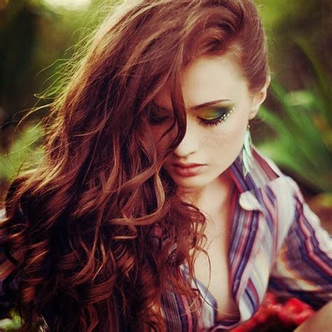 Девушка с коричневыми волосами 62 фото