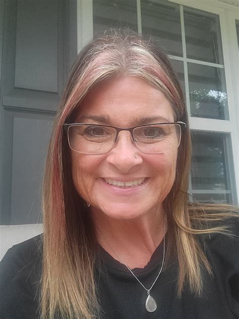 8924 B 105 Country Club Member Beth Ann Simmons B 105 • Wube 105