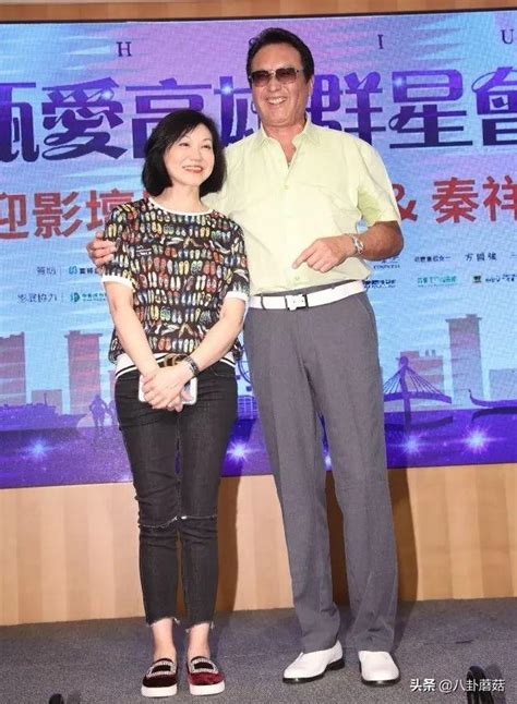 林青霞前男友秦祥林現身，回國支持甄珍，結婚多年的妻子恩愛相伴 每日頭條