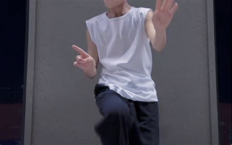 这舞属我转的圈圈多😄 Uu学弟 Uu学弟 哔哩哔哩视频