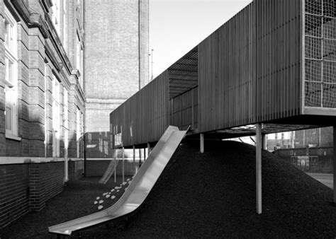 Asif Khan Adds Elevated Play Area To London Primary School