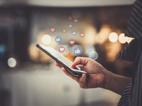 How To Have A Healthy Relationship With Social Media Aim Youth Mental