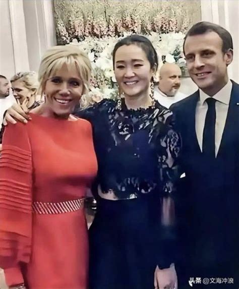 海外爆料 On Twitter 🔥 巩俐和马克龙夫妇👇 褚宸嫁卡塔尔皇室，邓文迪攀默多克等名流，姚依林孙子菲利普·勒斯勒尔与默克尔，巩俐再嫁法国艺术家踏入法国高层中共版的 和亲”，攻下
