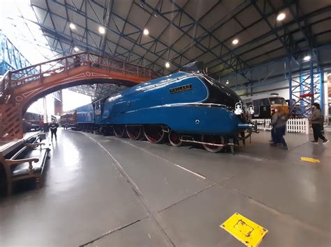 Class A4 Mallard Without Streamlining Is A Cursed Image R Trainporn