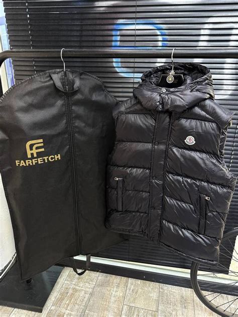 Жилет Moncler — ціна 3800 грн у каталозі Жилетки Купити чоловічі речі за доступною ціною на Шафі