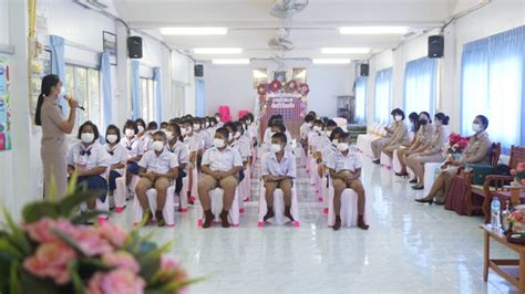 มอบทุนสนับสนุนนักเรียนยากไร้ในโรงเรียนภาคีเครือข่ายมูลนิธิยุวธูตความดี
