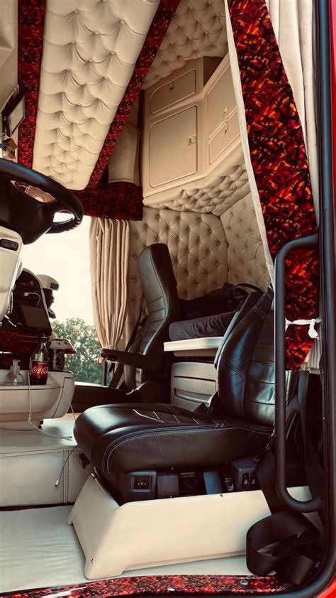 Pin By Serginho Bolaoit8 On D Etaly Semi Trucks Interior Truck