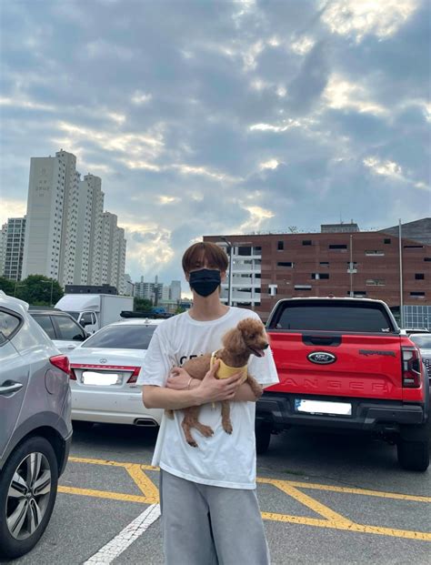 Tws 커뮤니티 포스트 딸기와 함께한 행복한 하루 ️🍓 신유