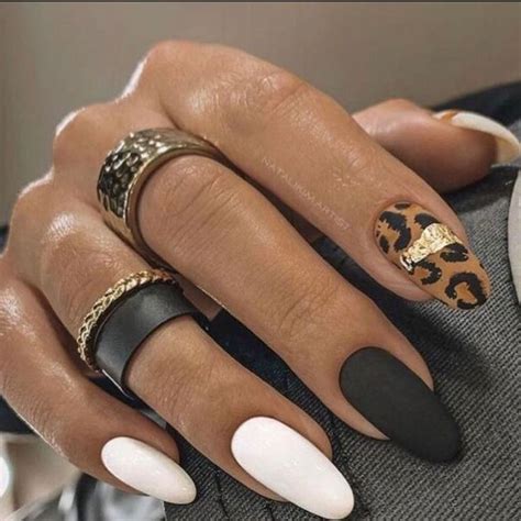 Идёи маникюра Квадрат Миндаль Френч Стемпинг Чёрный маникюр Белый маникюр Nails 2022 Leopard