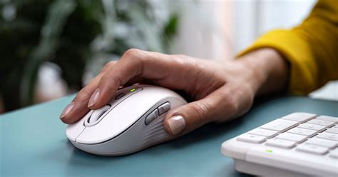 Logitech lanza otro de esos teclados que estará en todas las mesas de trabajo