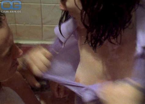 Emily Mortimer Nude Pictures Onlyfans Leaks Playbabe Photos Sex Scene Uncensored