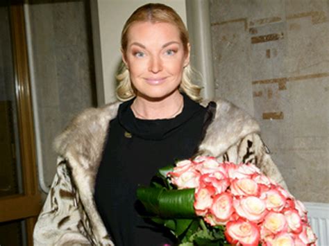 Поклонников смутил новый водитель Волочковой Экспресс газета