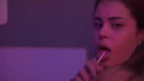 Ani Rocha De Shortinho Enfiado Rebolando A Bunda Gostosa