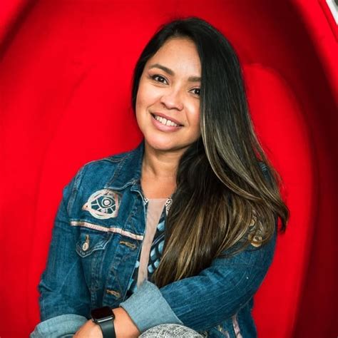 Laura Lauratorres Lc Threads Say More