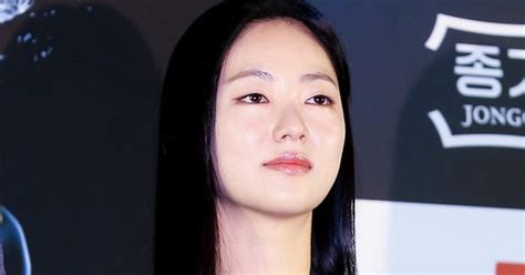 [et포토] 전여빈 소중한 핸드프린팅