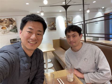 희년은행 이종욱 님은 It 개발 쪽 일을 10년 넘게 해 온 분이고 작년부터 서버 업그레이드 Tf로 함께하고 계신 조합원입니다 어제 오후에 모처럼 여유로운 시간을 내