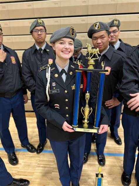 Keep Calm And Carry On Jrotc Cadet Uses Training To Save A Life