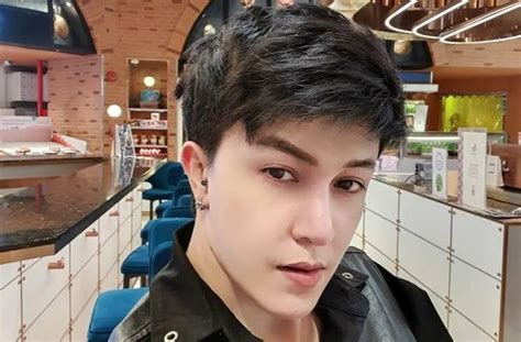 7 Artis Ganteng Thailand Yang Aslinya Perempuan Nggak Kalah Cakep Dari