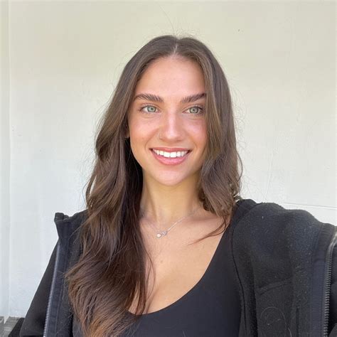 Chloe Cohn Community Specialist Lululemon Linkedin