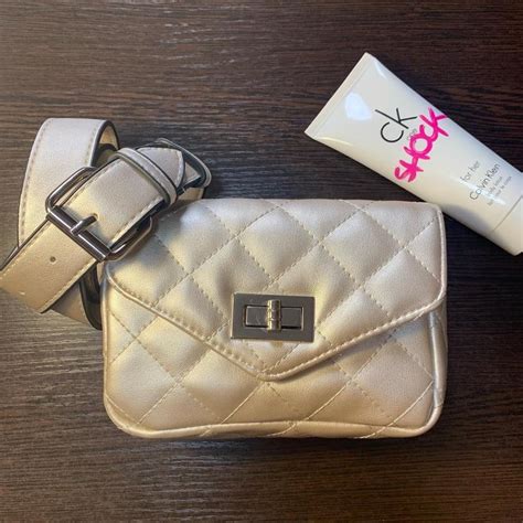 Маленька поясна сумочка🍃 — ціна 250 грн у каталозі Клатчі Купити аксесуари за доступною ціною на