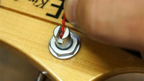 How To Restring A Bass Guitar Guidance From A Professional Guitar Repairer With Pictures