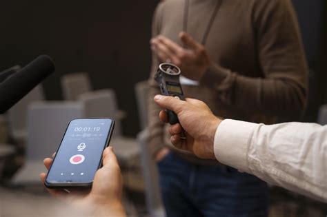 7 เครื่องมือสร้างเสียงคนดังด้วย Ai ที่ดีที่สุด เพื่อนำเทคโนโลยีมาผสม