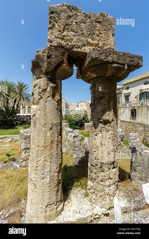 Italia Sicilia Syracuse Doric Columns Of The Apollo Temple One Of The Oldest Greek Temple Of