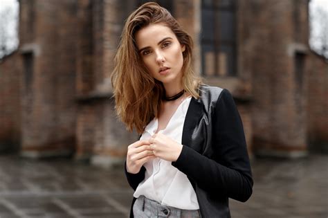 배경 화면 여자들 금발의 피사계 심도 야외 여성 높은 칼라 2048x1365 Motta123 1276061