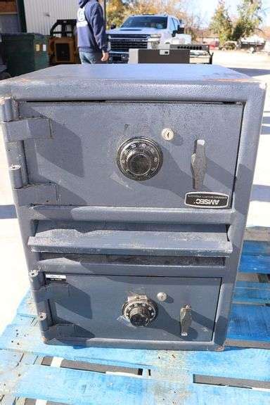 Amsec Dial Floor Safe No Key Backes Commercial Auctioneers