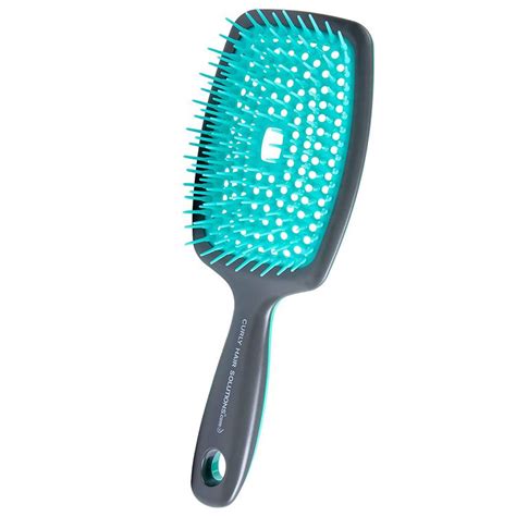 The 10 Best Brushes For Curly Hair According To Hairstylists