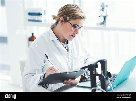 This Looks Like Something Ive Seen Before An Attractive Young Female