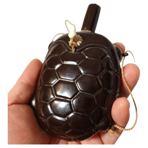 Japanese Lacquer Powder Horn Form Of Turtle Shell 19th Century For Sale At 1stdibs Powder Japanese Lacquer Powder Horn Form Of Turtle Shell 19th Century For Sale At 1stdibs Powder