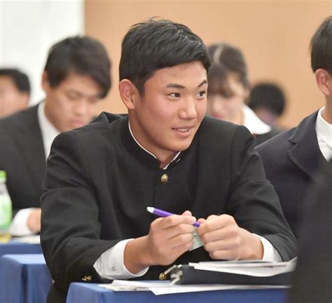 ヤクルト・ドラ1奥川、snsは「やろうとは思ってないです」 Npb新人研修会野球デイリースポーツ Online