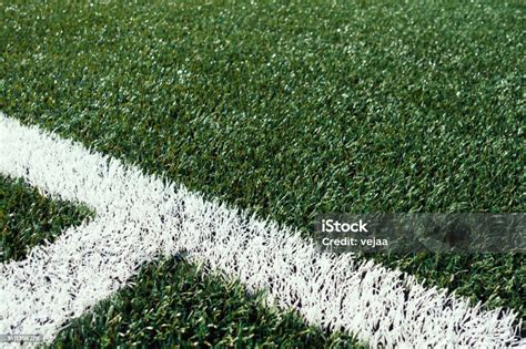 흰색 코너 스트라이프 라인 녹색 합성 인공 잔디 축구 필드 0명에 대한 스톡 사진 및 기타 이미지 0명