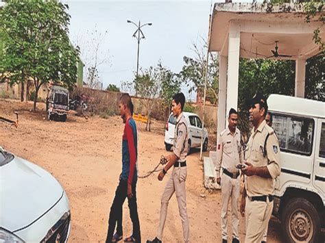 Five Thousand Rupees Prize Caught While Absconding फरार चल रहे पांच