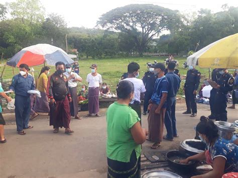 ချောင်းဆုံမြို့နယ်အတွင်းရှိ ရွာလွတ်ဈေးတွင် မီးဘေးလုံခြုံမှုရှိစေရေး မီးသတ်ဆေးဗူးနှင့် မီးချိတ