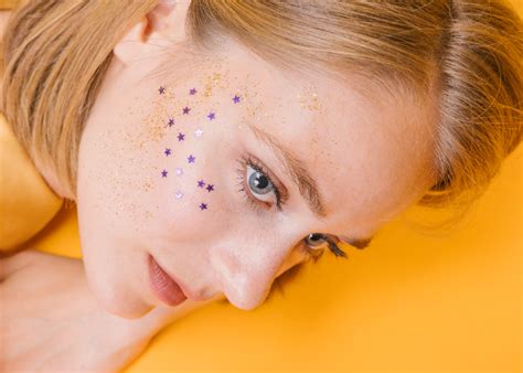 Penjelasan Acne Patch Apakah Efektif Redakan Jerawat Amankah Untuk Kulit