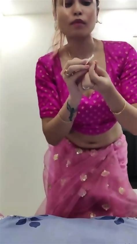 Indian Girl Saree Remove
