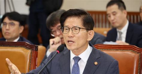 [2024 국감]여야 김문수 역사관 공방…퇴장하라 Vs 사과 요구 나쁜 선례