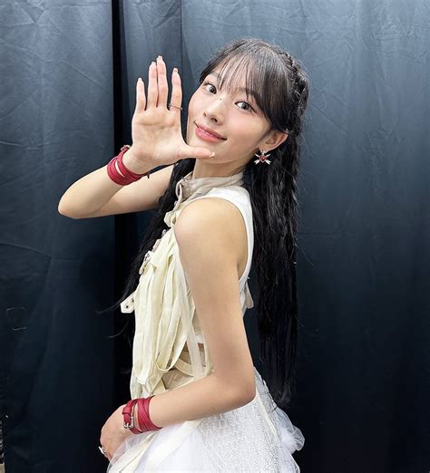 231011 Jini ‘cmon Follow Jini As She Debuts With Her Debut Ep “an Iron Hand In A Velvet