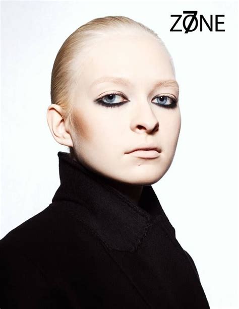 Pin On Pale Beauties Pale Beauty Joanna Makeup