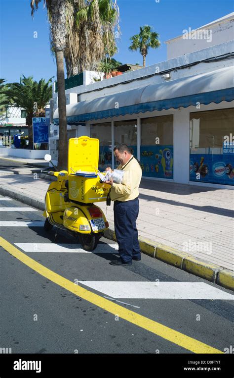 Dh Postman POSTAL SPAIN Spannish Postman Delivering Letters Yellow Post