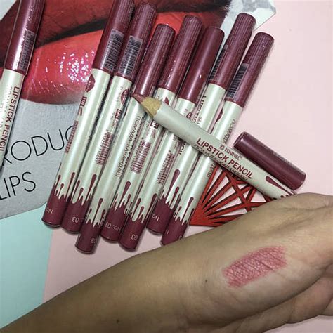 Купить Помада олівець для губ водостійкий Lipstik Pencil з шимером Fennel №03 цена 25 90