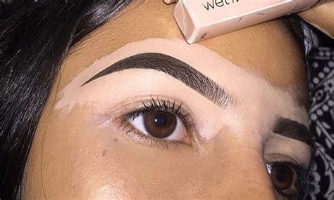 Cara Makeup Kening Saubhaya Makeup