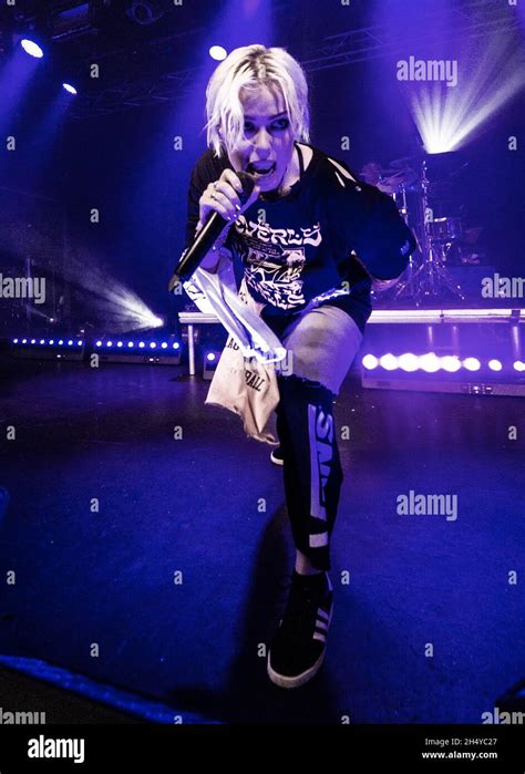 Jenna Mcdougall Girlfriend