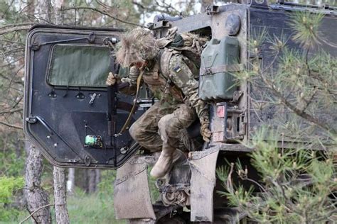 Ситуація на фронті загострилась росія має тактичні успіхи на деяких напрямках — Сирський Chas