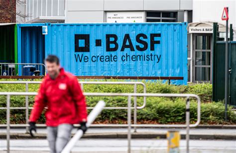 Крупнейший немецкий химический концерн BASF останавливает часть ...
