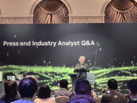 젠슨 황 또 작심발언 …對中반도체 수출통제한 美정책 실패